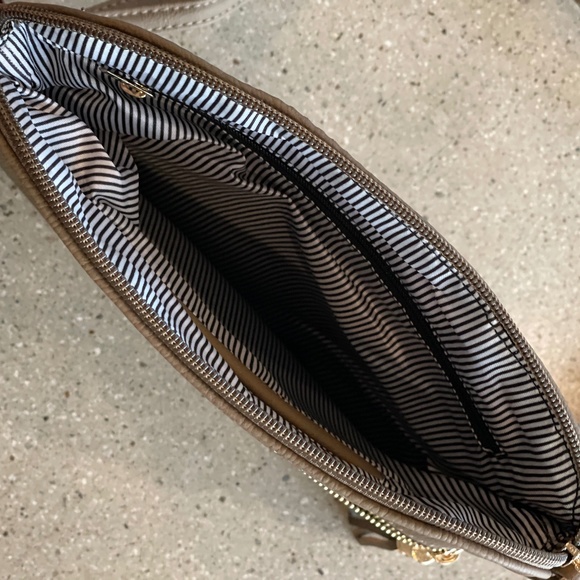 Deluxity | Bags | Nwt Deluxity Crossbody Bag Purse With Tassel Taupe ...